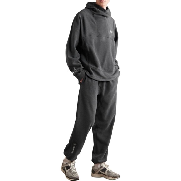 Nike ACG | Pants | Nike Acg Wolf Tree Tapered Logo Embroidered Polartec ...